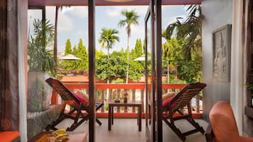 Suite, vista para a piscina | Vista do quarto