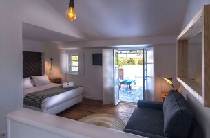 Suite Júnior, kitchenette | Com decoração personalizada, com mobília individualizada, secretária 