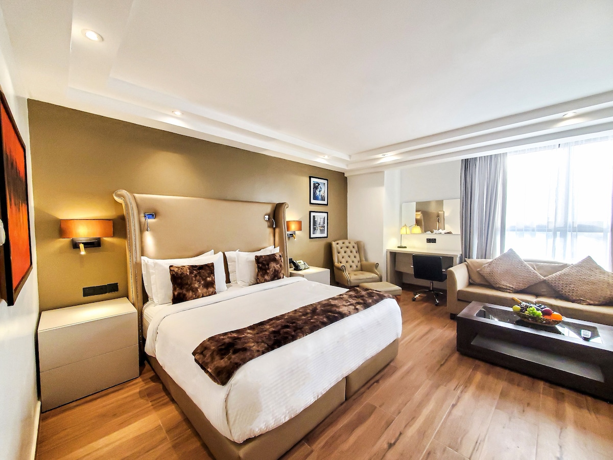 Victoria Crown Plaza Hotel Reviews, Deals & Photos 2023 - Expedia