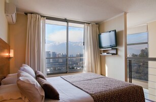 Loft, 1 cama Queen, cozinha | 1 quarto, frigobar, cofres nos quartos, escrivaninha