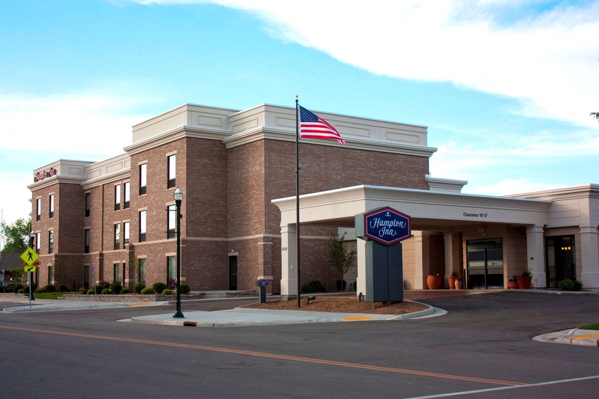 Hampton Inn Burlington Reviews, Deals & Photos 2023 - Expedia