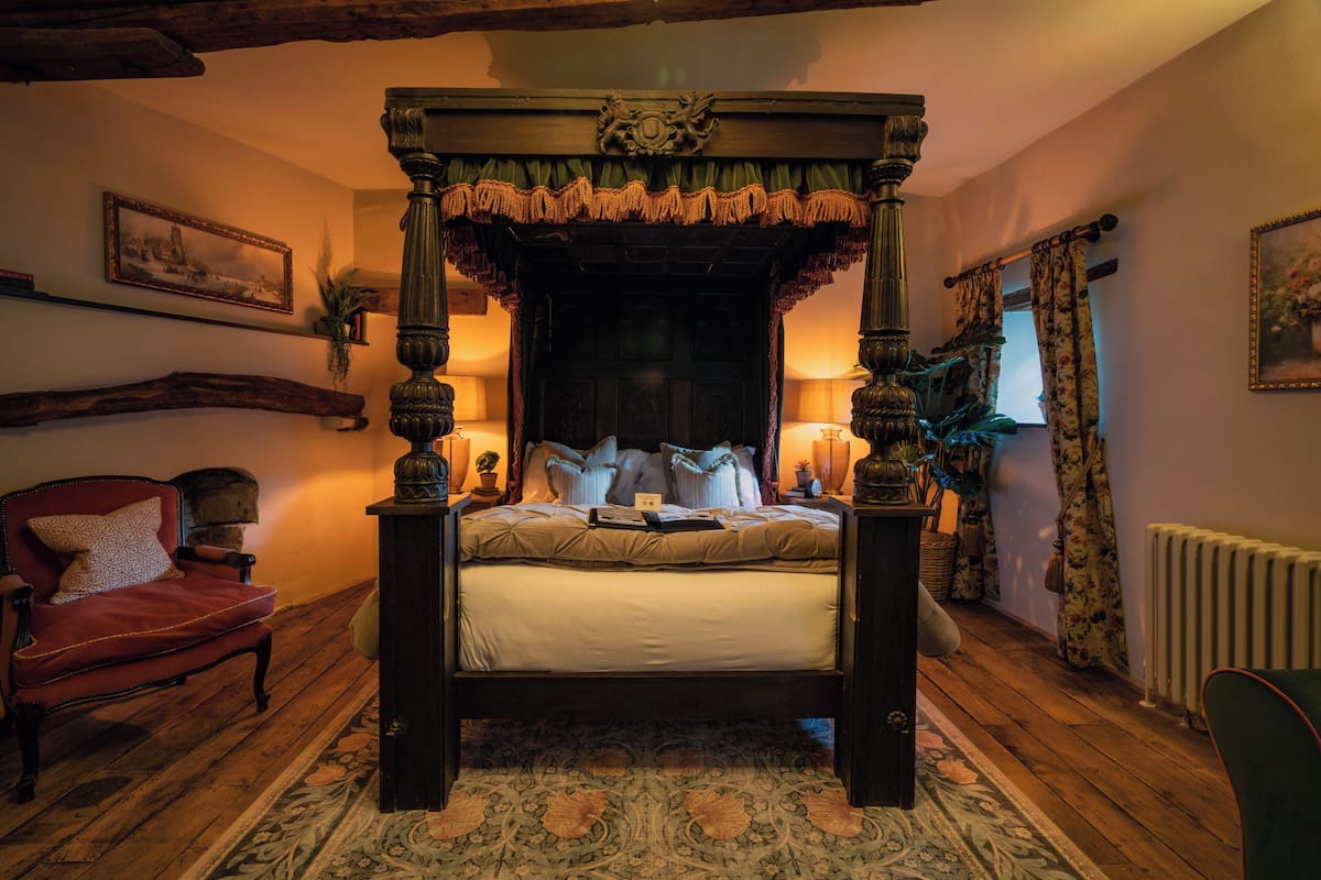 Quarto Duplo, casa de banho anexa (Four Poster Bed) | Com decoração personalizada