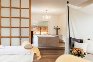 Sala(s) para tratamentos a casais, sauna, banheira de hidromassagem 