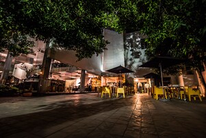 Café da manhã, almoço e jantar; culinária mexicana 