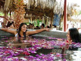 Salas para tratamentos a dois, sauna seca, banheira de hidromassagem