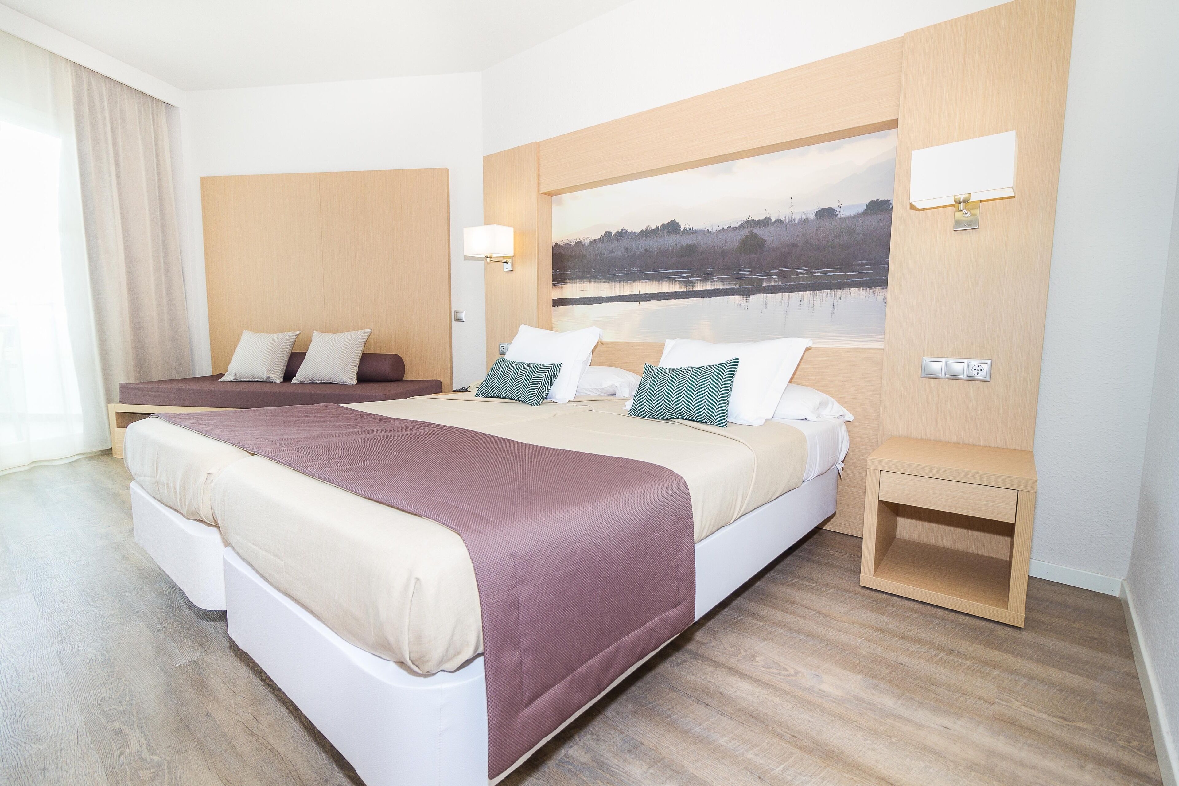 Secretária, Wi-fi grátis, roupa de cama fornecida 