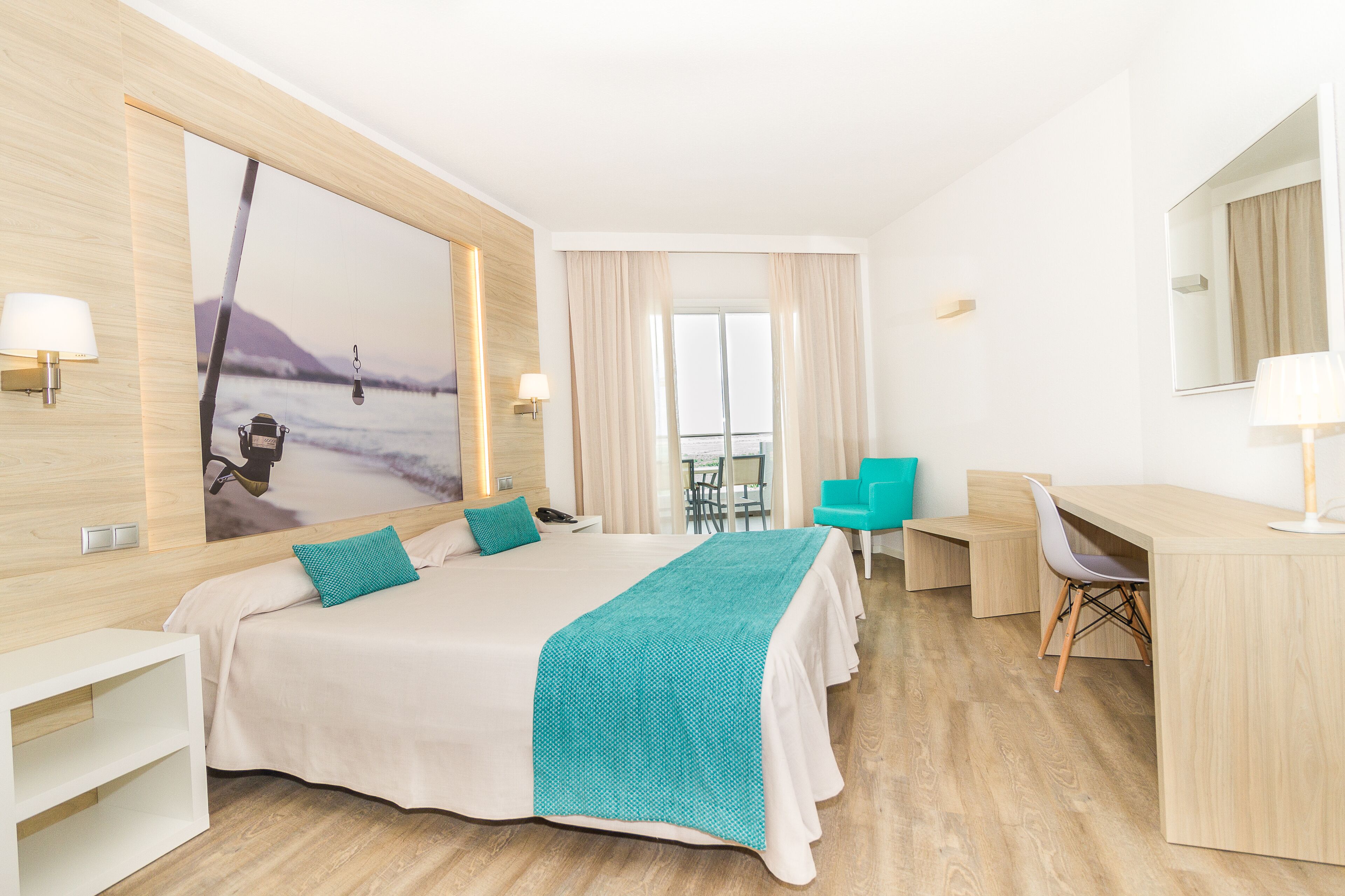 Secretária, Wi-fi grátis, roupa de cama fornecida 