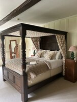 Quarto Superior, 1 cama de casal | Roupa de alta qualidade, secretária, ferro/tábua de engomar 