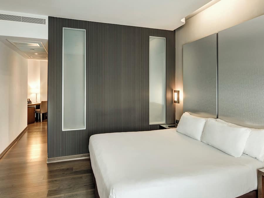 Suite Júnior | Minibar, cofre no quarto, secretária, cortinas/cortinados opacos