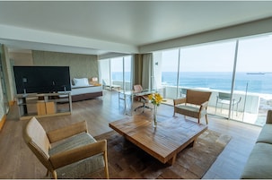 Suite Premium, 1 cama king-size, vista para o mar (Single) | Roupa de alta qualidade, cofre com capacidade para portátil, secretária 