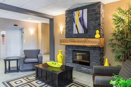 Lobby. Mainstay Suites Winnipeg