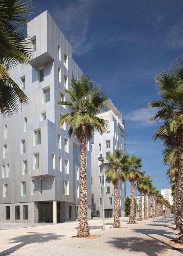 Lugaris Beach - Apartments - Barcelona