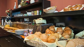 Café da manhã com buffet todos os dias (EUR 20 por pessoa)