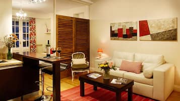 Estúdio | Cofres nos quartos, individualmente decorados