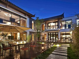 Villa Deluxe, 3 quartos | 1 quarto, roupa de alta qualidade, edredões de penas, minibar 