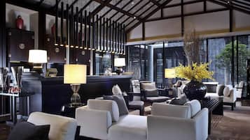 2 bares/lounges, este pub