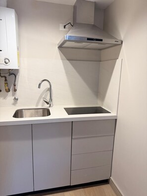 Quarto Duplo Superior | Cozinha privada | Minifrigorífico, um micro-ondas, uma placa de cozinha 