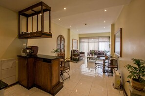 Área de estar no saguão