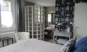 Cofre no quarto, secretária, quartos insonorizados, Wi-fi grátis