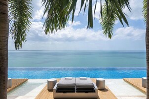 4 piscinas externas, barracas de cortesia, guarda-sóis