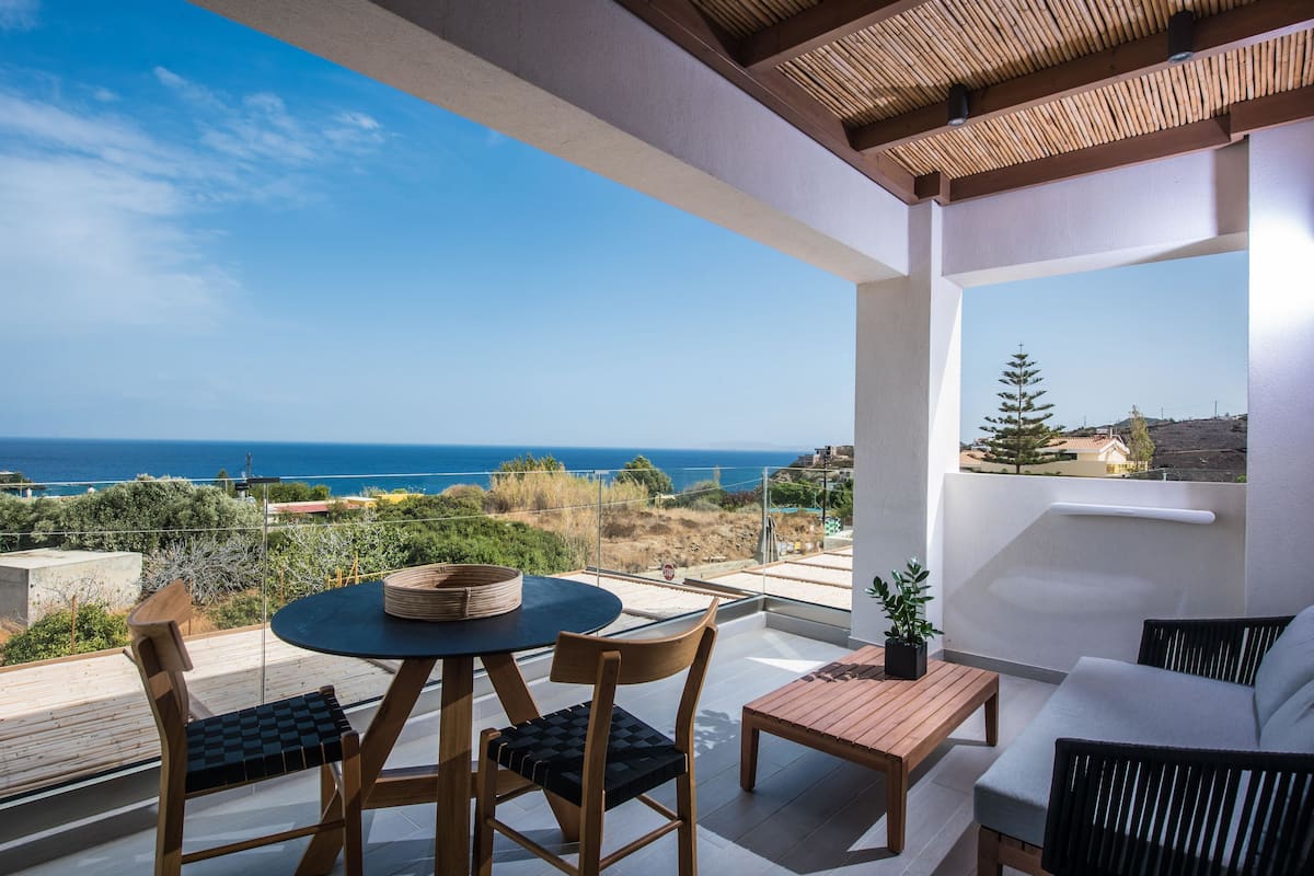 Deluxe Maisonette Sea View | Roupas de cama premium, cofres nos quartos, quartos à prova de som