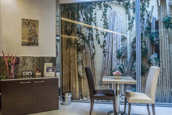 Catone District Hotel - Vatican City