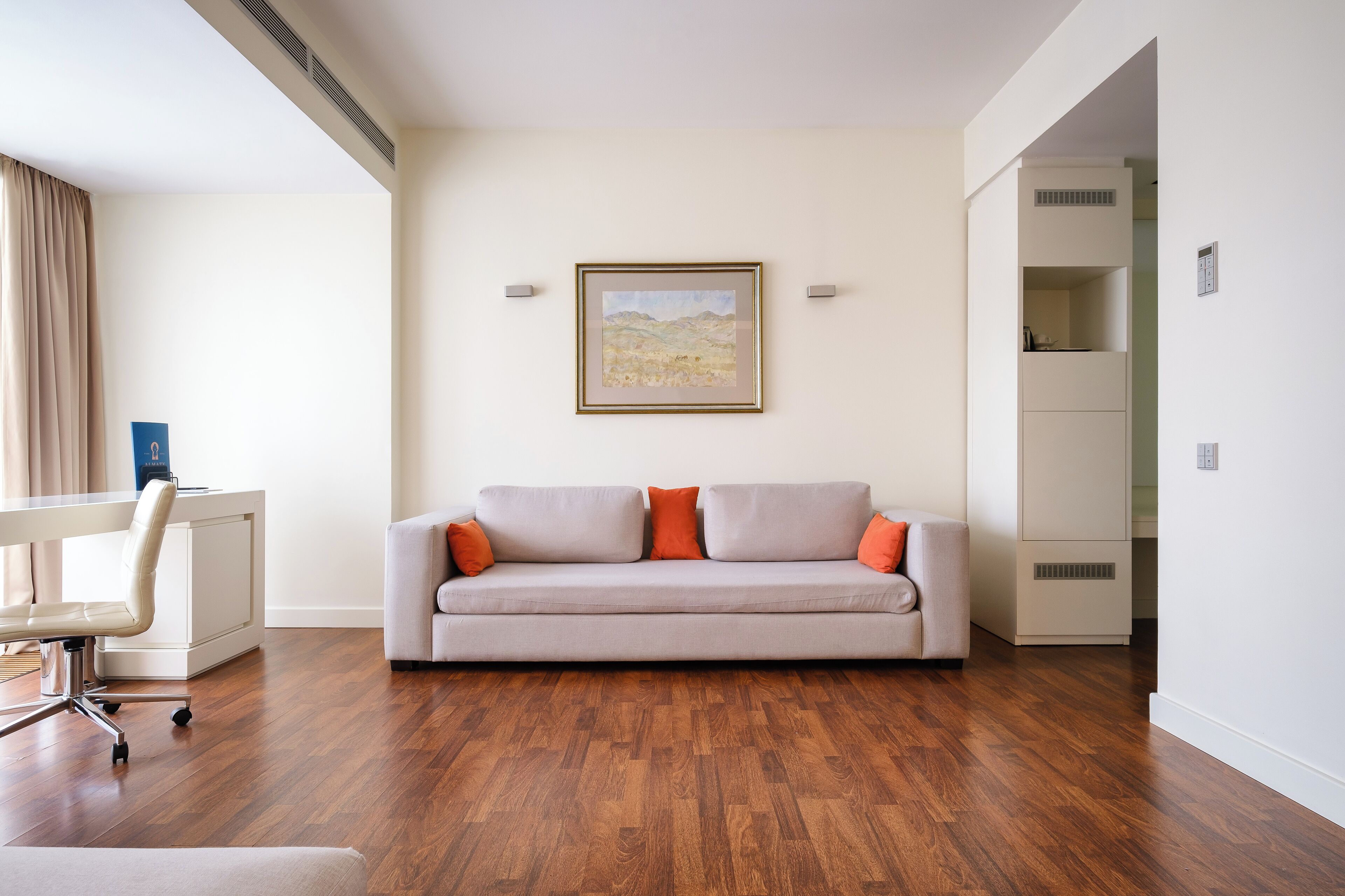 Suite Júnior | Roupa de alta qualidade, camas de colchão viscoelástico, minibar 
