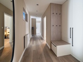 Cofre no quarto, secretária 