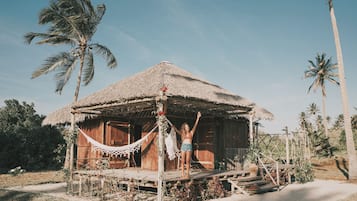 Bangalô Coqueiral | Frigobar, cofres nos quartos, escrivaninha