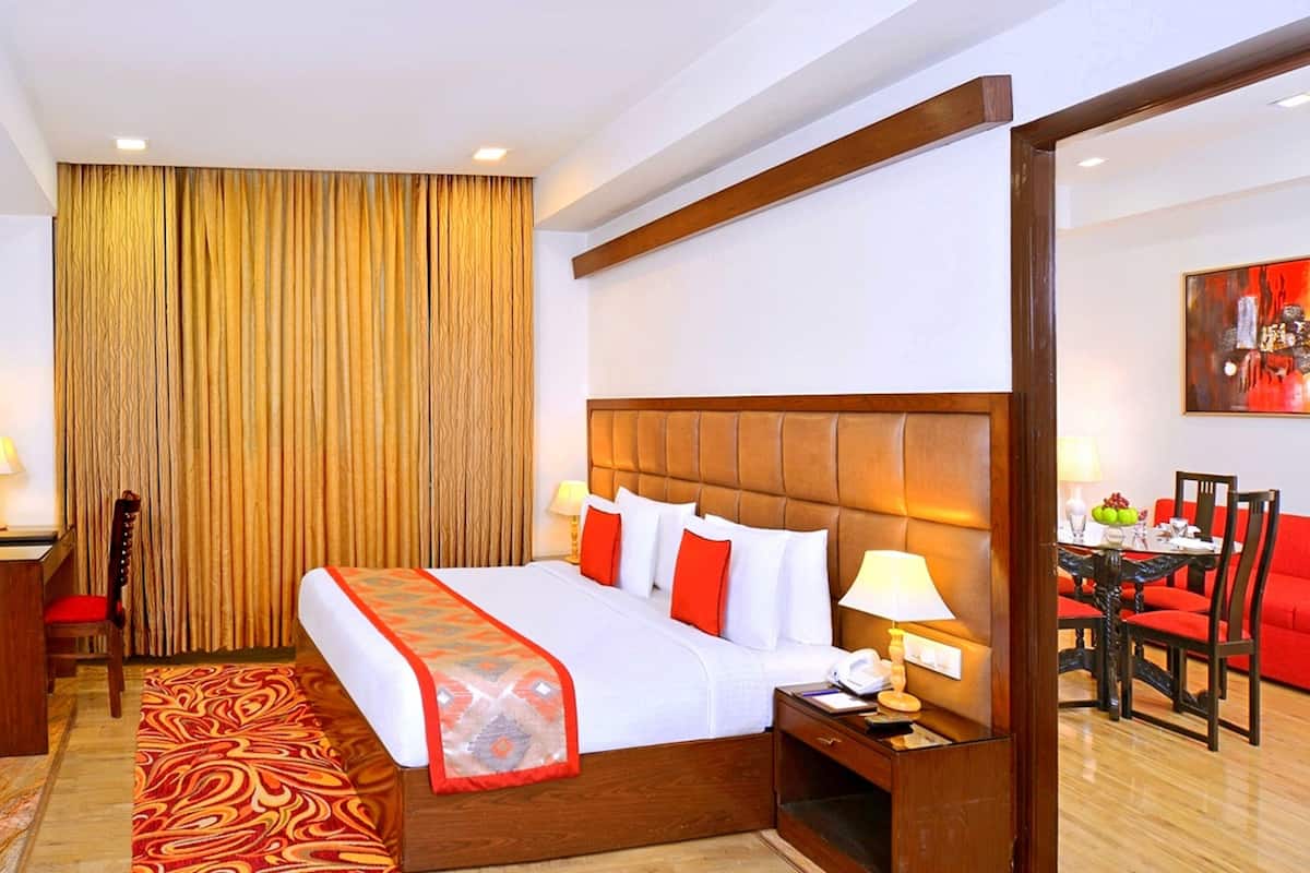 Suite, 1 cama king-size | Roupa de alta qualidade, camas de colchão viscoelástico, minibar