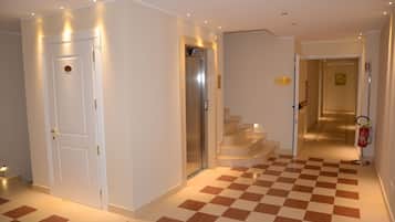 Entrada (vista interior)