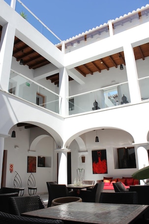 Exterior. Hotel Palacio Blanco