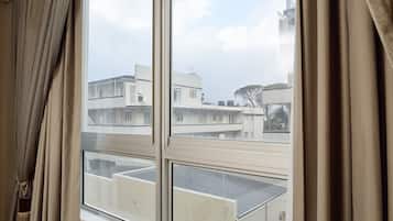 Apartamento, 2 quartos | Vista do quarto