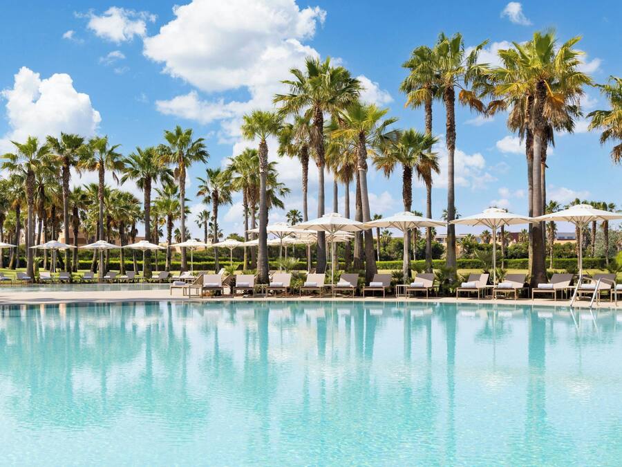 4 piscinas exteriores, espreguiçadeiras