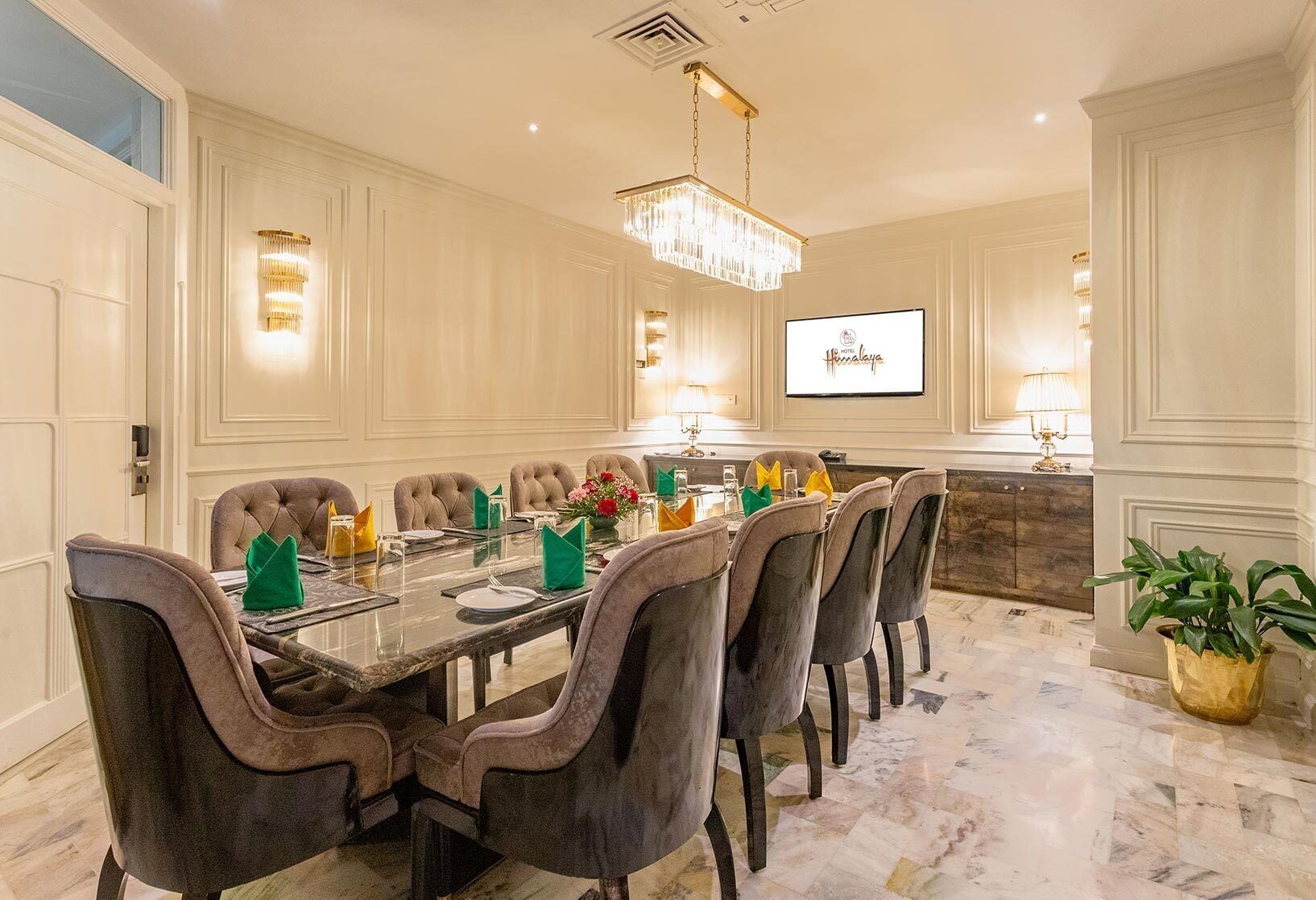 Café da manhã com buffet todos os dias mediante uma taxa