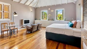Quarto Deluxe | Roupa de alta qualidade, cofre no quarto, ferro/tábua de engomar