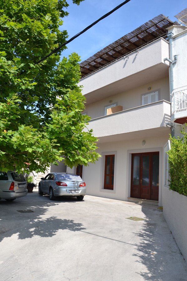 杜察夫塔特公寓酒店 - 察夫塔特