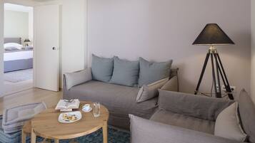 Penthouse Panorâmica, 1 quarto, terraço | Sala | Smart TV de 32 polegadas com canais via satélite, televisor