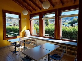 Café da manhã completo grátis todos os dias