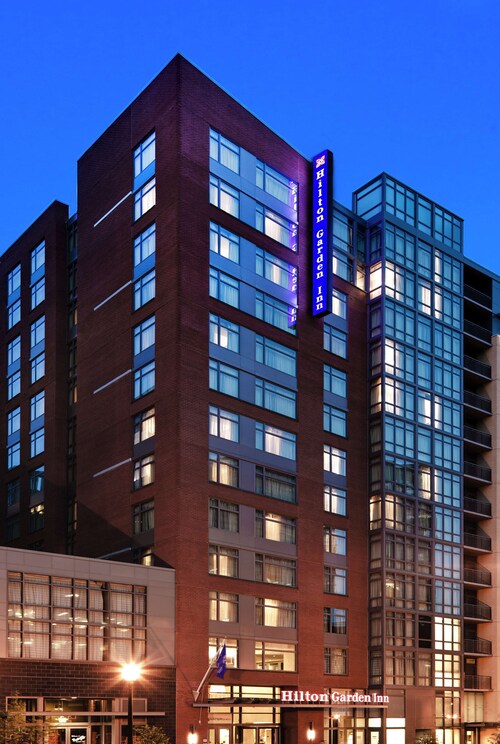 Hilton Garden Inn Logo
