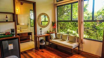 Casa na Árvore Familiar, vista para a montanha | Sala de estar