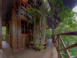 Casa na Árvore, 1 cama king-size, vista para a montanha | Terraço/pátio interior