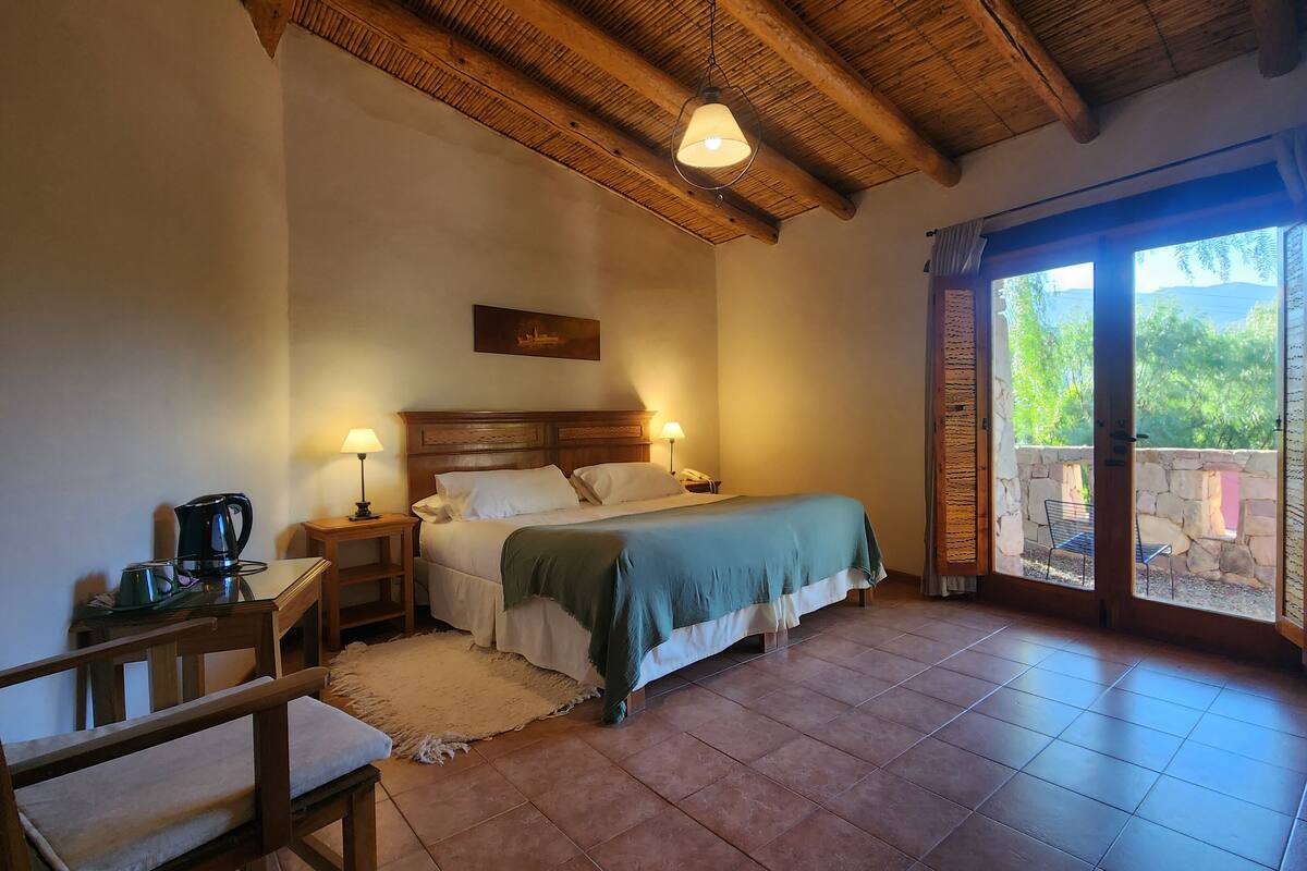 Quarto casal superior | Frigobar, cofres nos quartos, quartos à prova de som, Wi-Fi