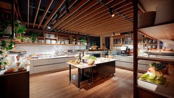 Pequenos-almoços, almoços, jantares servidos, cozinha polaca