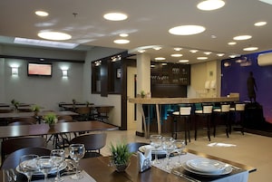 Café da manhã com buffet grátis todos os dias