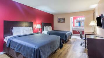 Camas de colchão pillowtop, secretária, ferro/tábua de engomar