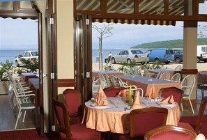 Culinária mediterrânea, vistas para a praia 