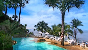 3 piscinas exteriores