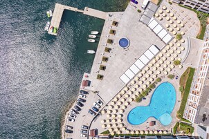 Piscina exterior sazonal 