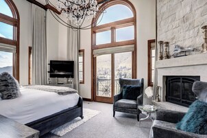 1 quarto, roupa de alta qualidade, cofre no quarto 